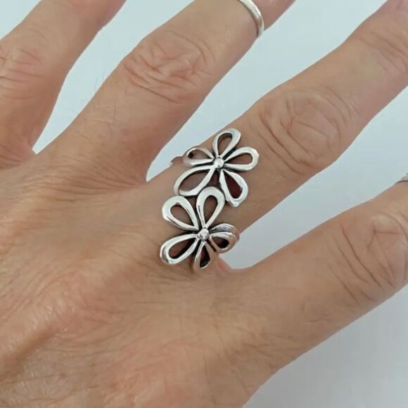 Private Label | Jewelry | New Silver Plated Open Daisy Flower Power ...